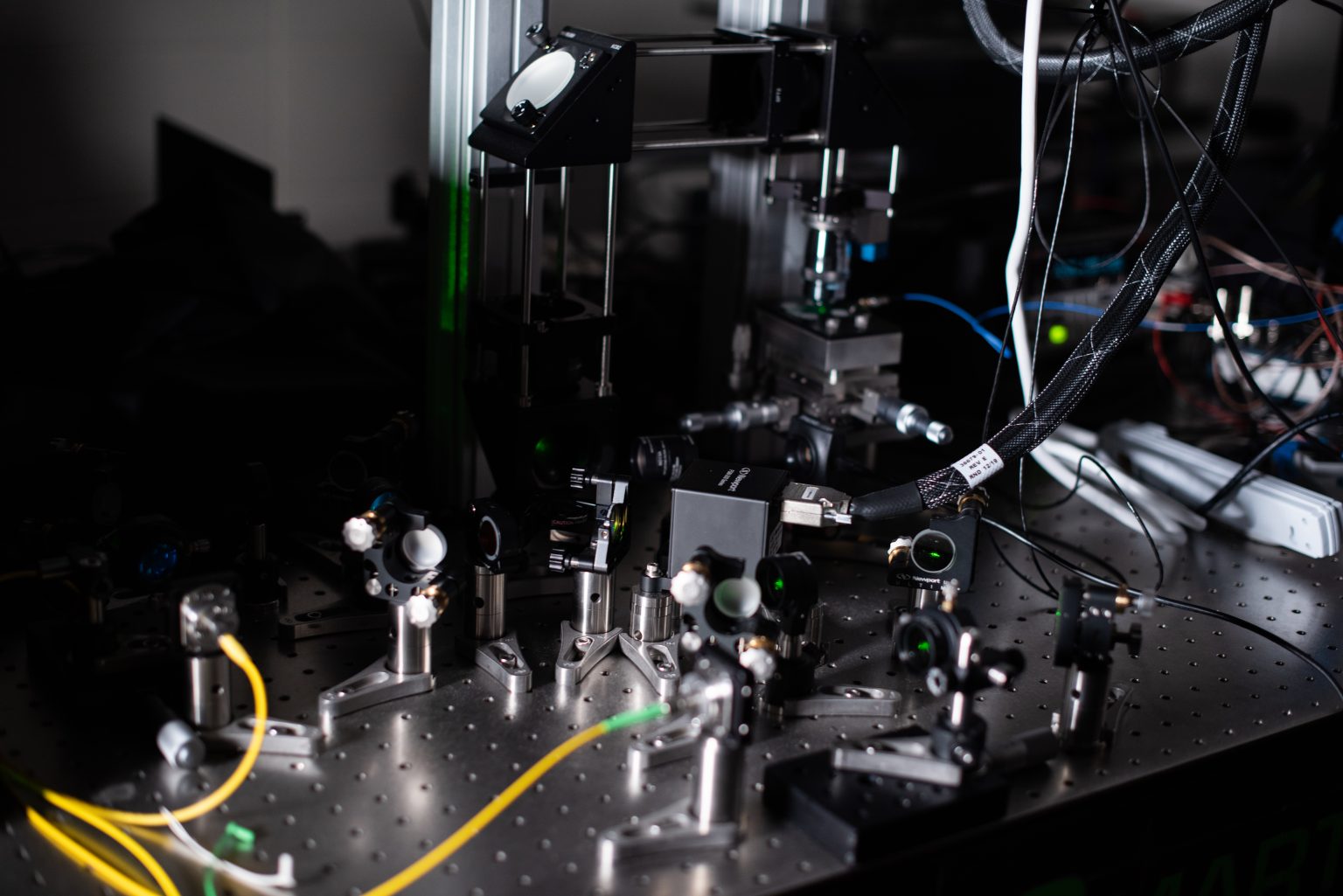 Scanning confocal microscopy setup for imaging diamond color centers ...
